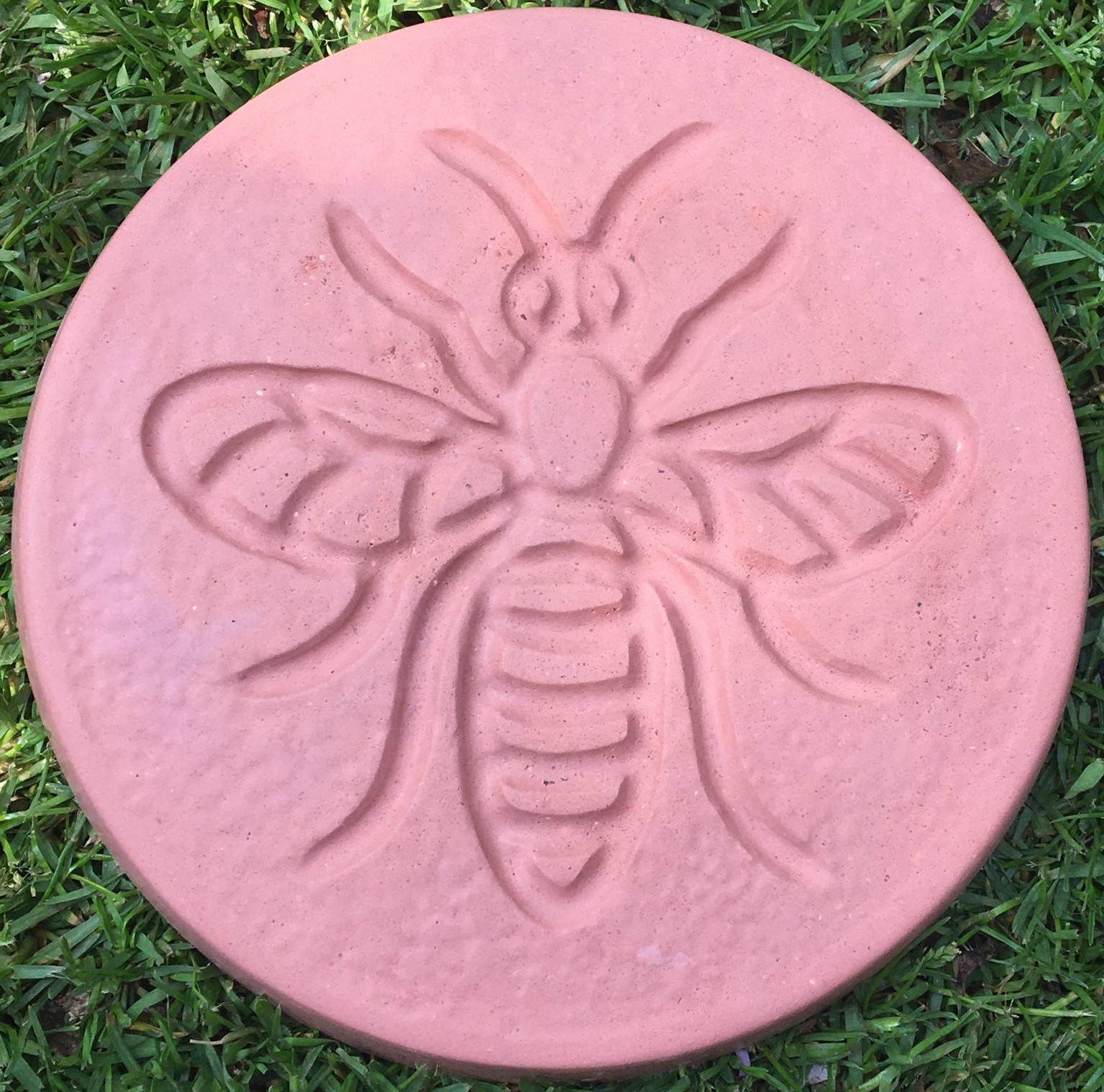 Garden Bee Stepping Stones - FunkyRustics Garden Stepping Stones