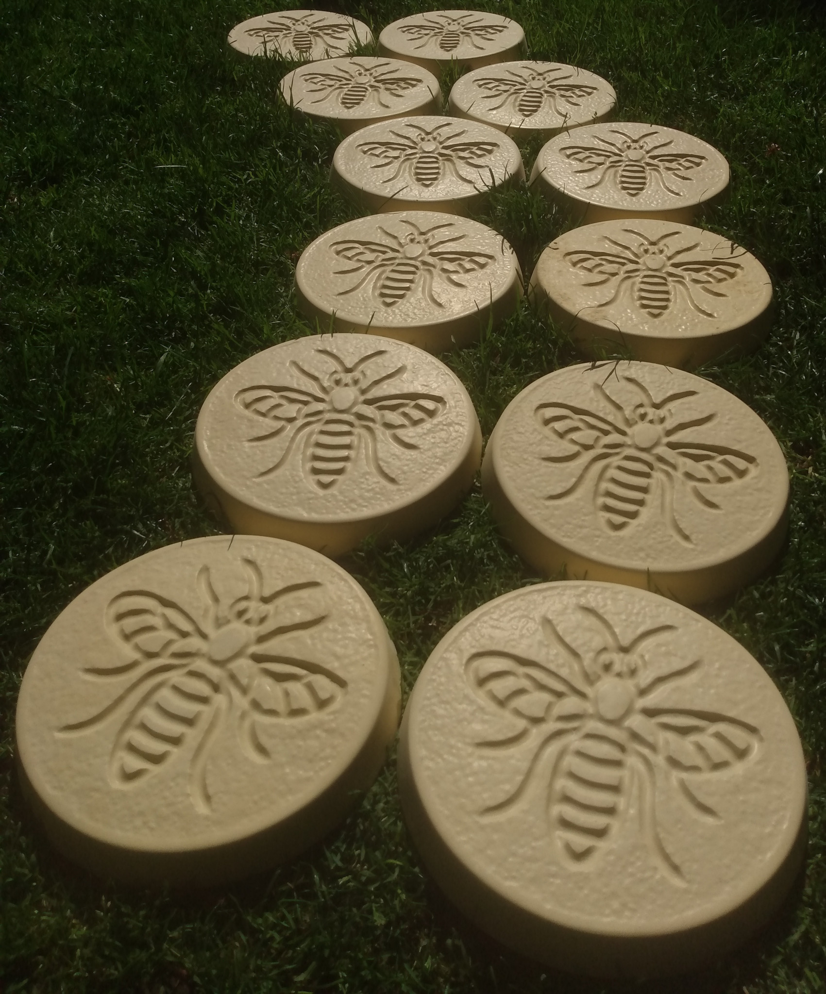 Bee Stepping Stones