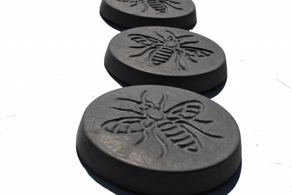 Decorative Bee Stepping Stones: Personalize Your Outdoor Space