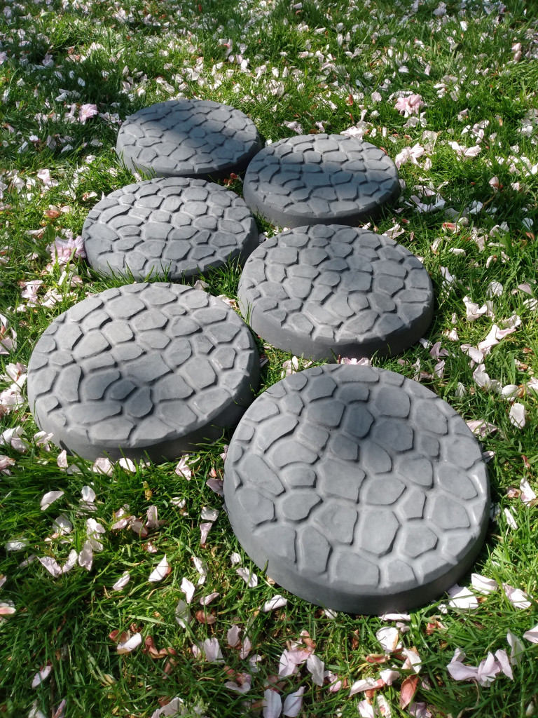 Decorative Cobbled Stepping Stones - (Pack of 6)